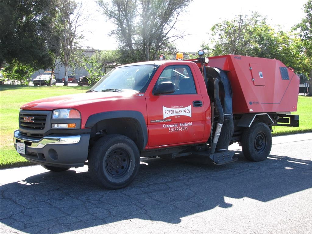 West Auctions - Auction: 2005 GMC 2500HD Truck with Nite-Hawk Sweeper ...