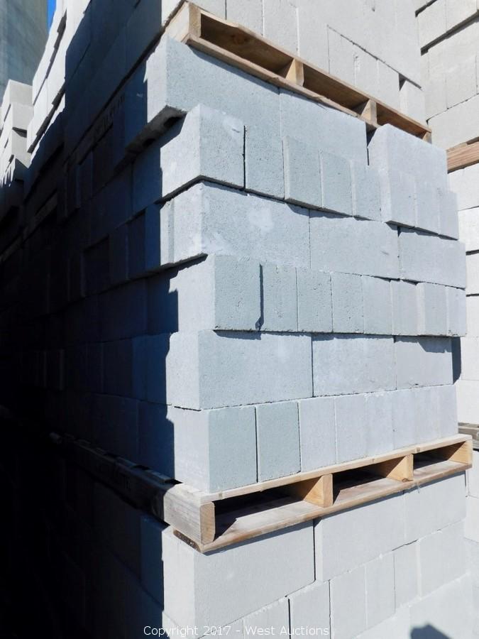 West Auctions - Auction: Grey Blocks- Castlelite ITEM: 1 Pallet Masonry ...