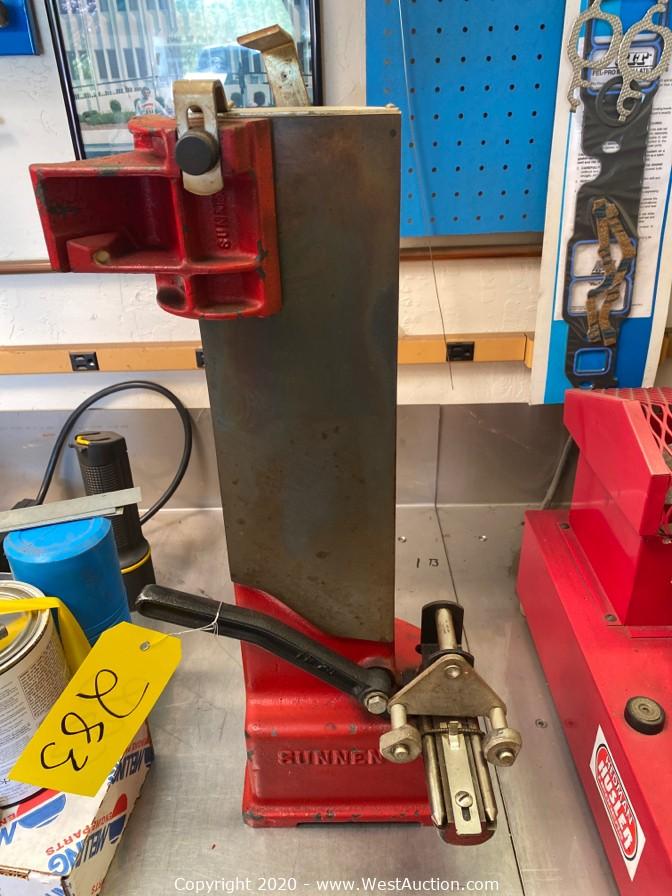 West Auctions - Auction: Cub's Garage Auction ITEM: Sunnen Rod Aligner